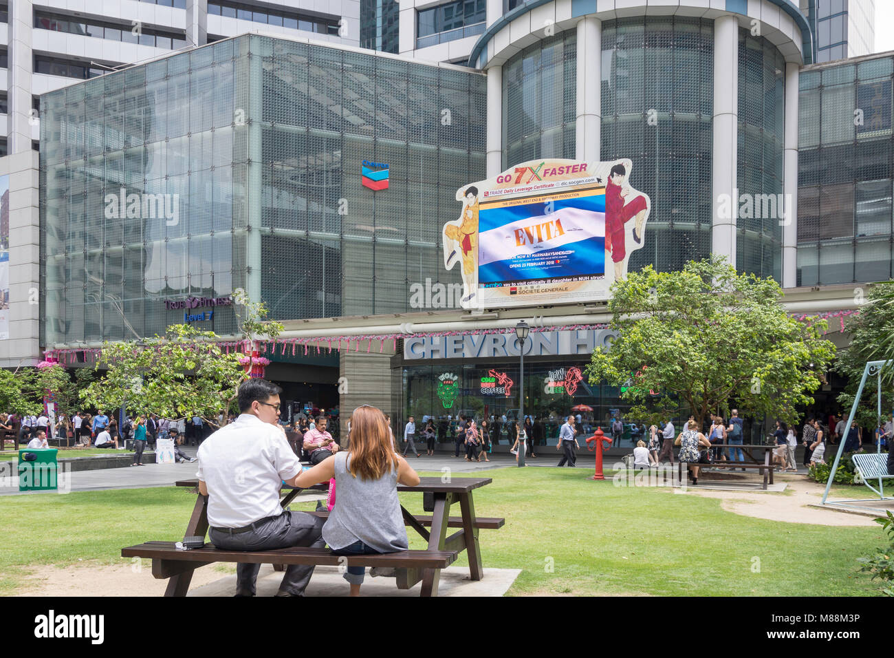 Central square of Raffles Place, Downtown Core, Central Area, Singapore ...