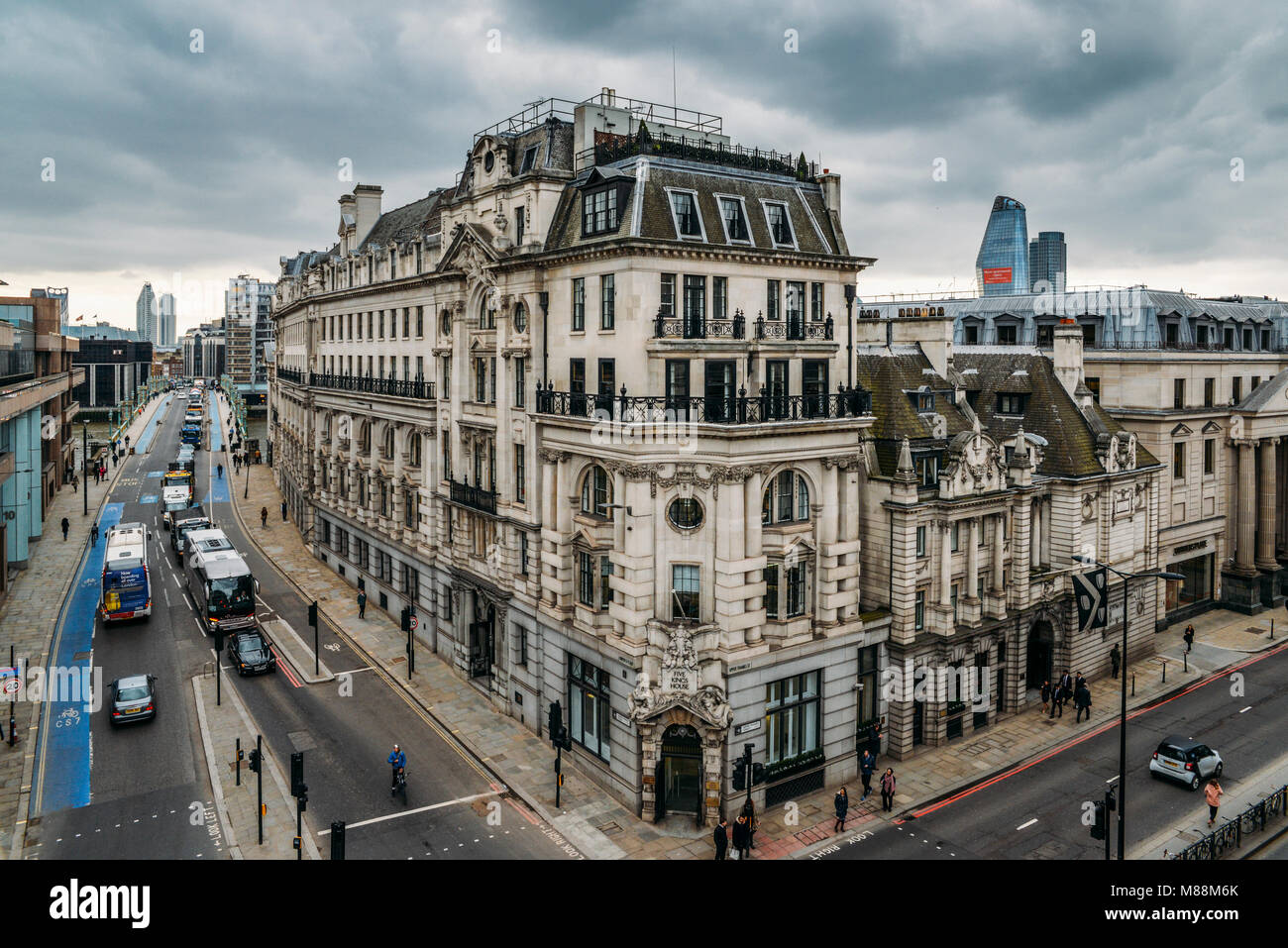 Upper thames street hi-res stock photography and images - Alamy
