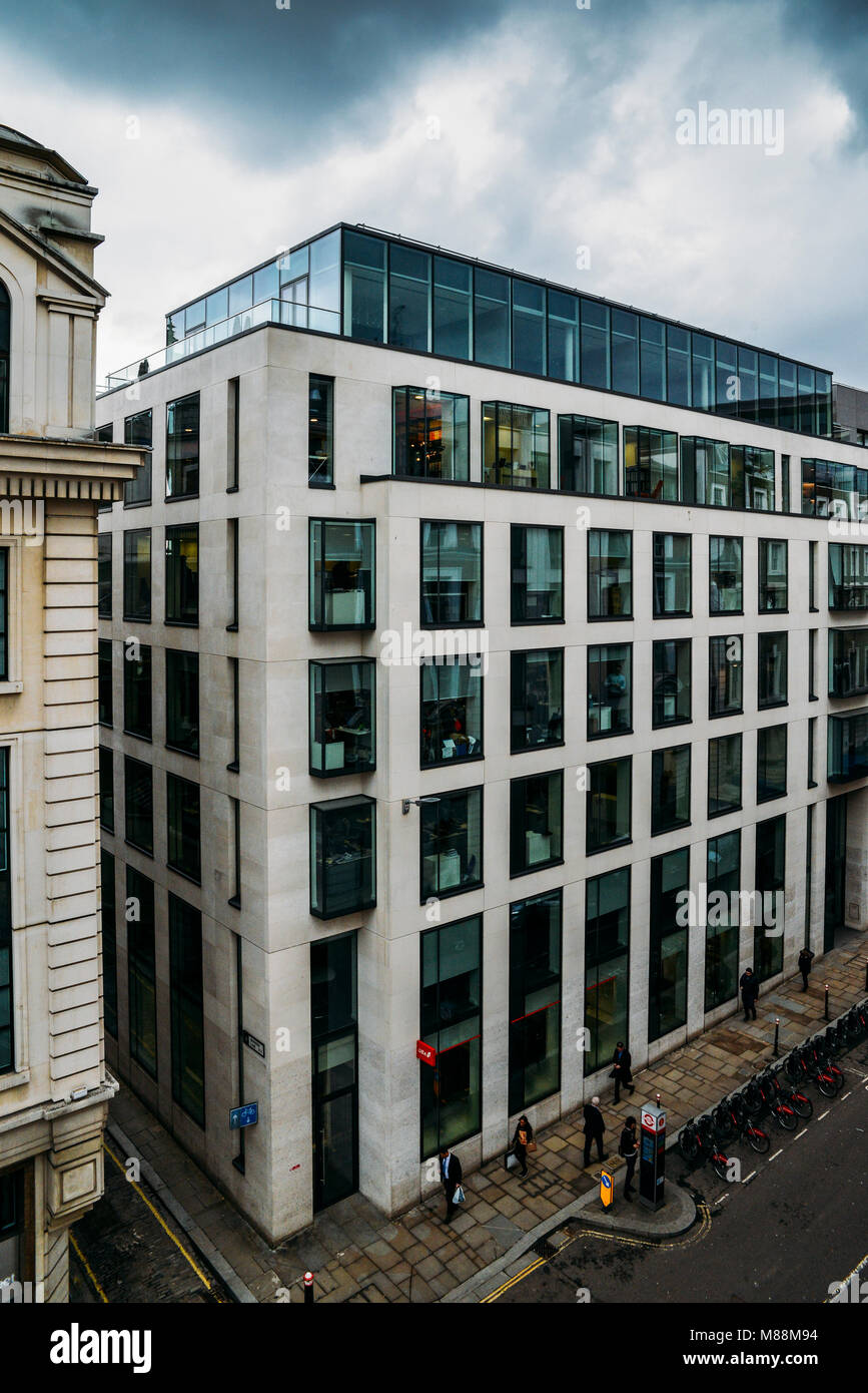 Perspective view of london street hi-res stock photography and images ...