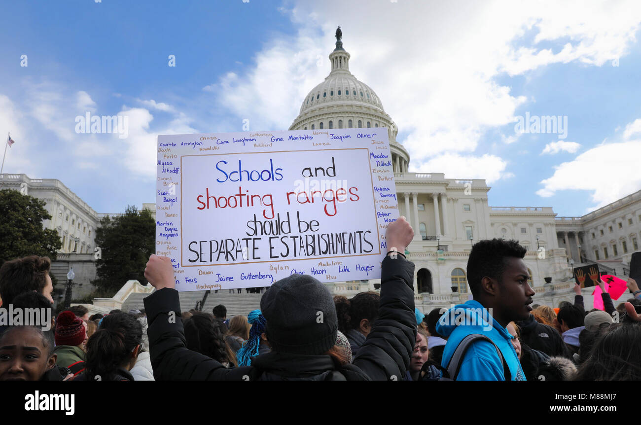 Gun control signs hi-res stock photography and images - Alamy