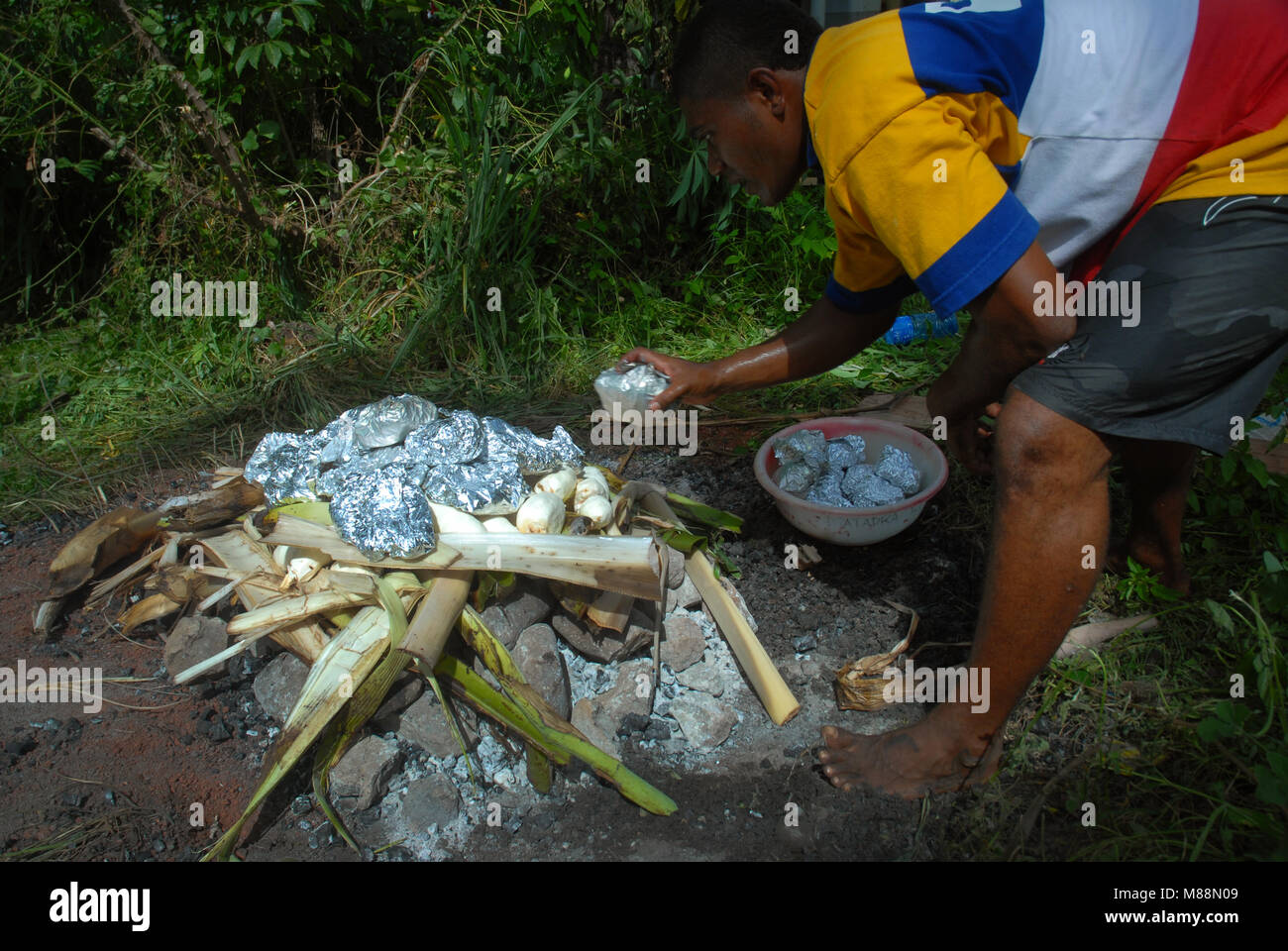Hangi feast hi-res stock photography and images - Alamy