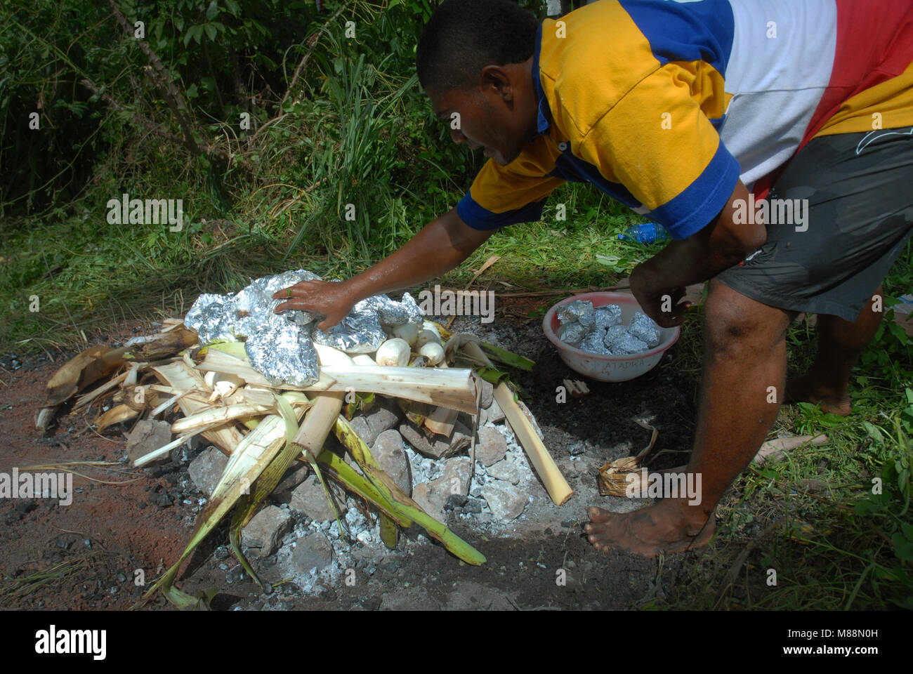 Lovo cooking hi-res stock photography and images - Alamy