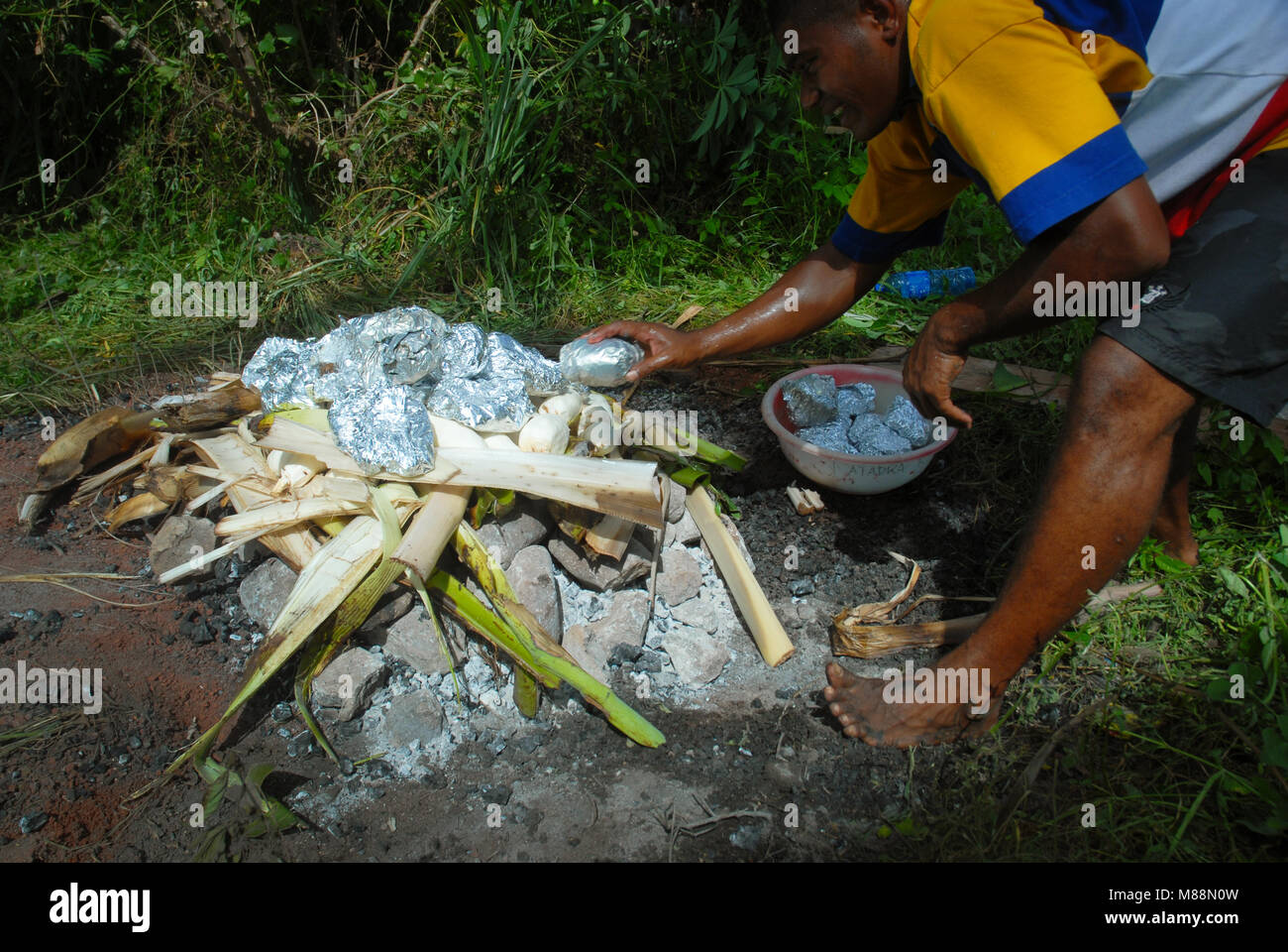 Lovo cooking hi-res stock photography and images - Alamy