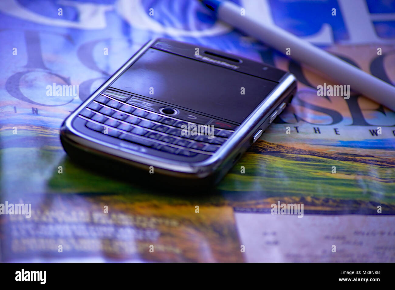 Blackberry mobile table hi-res stock photography and images - Alamy