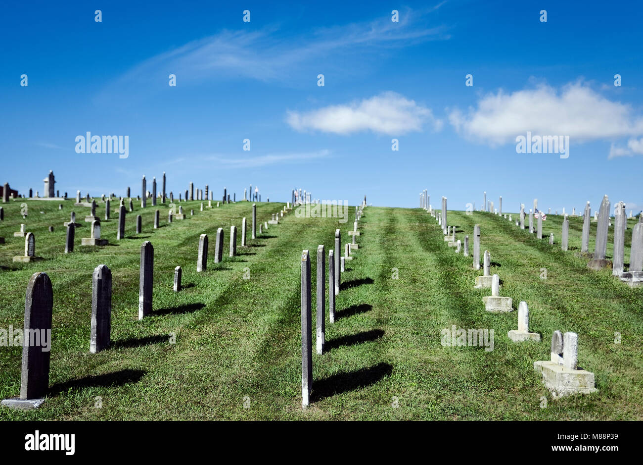 Hillside cemetery hi-res stock photography and images - Alamy