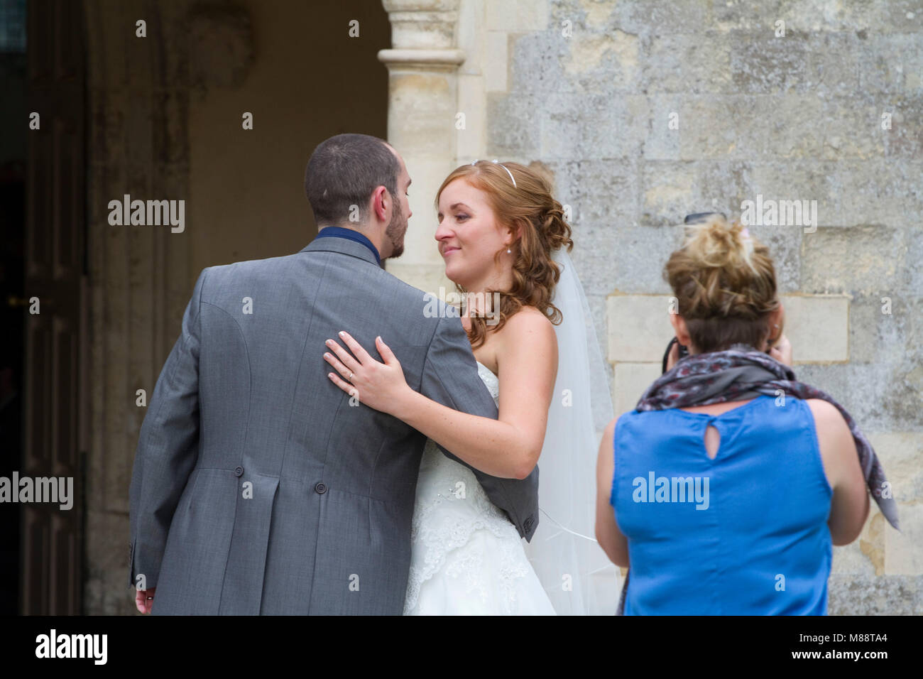 Married kiss hi-res stock photography and images - Alamy