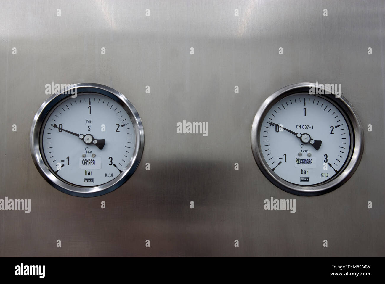 Laboratory scale hi-res stock photography and images - Alamy