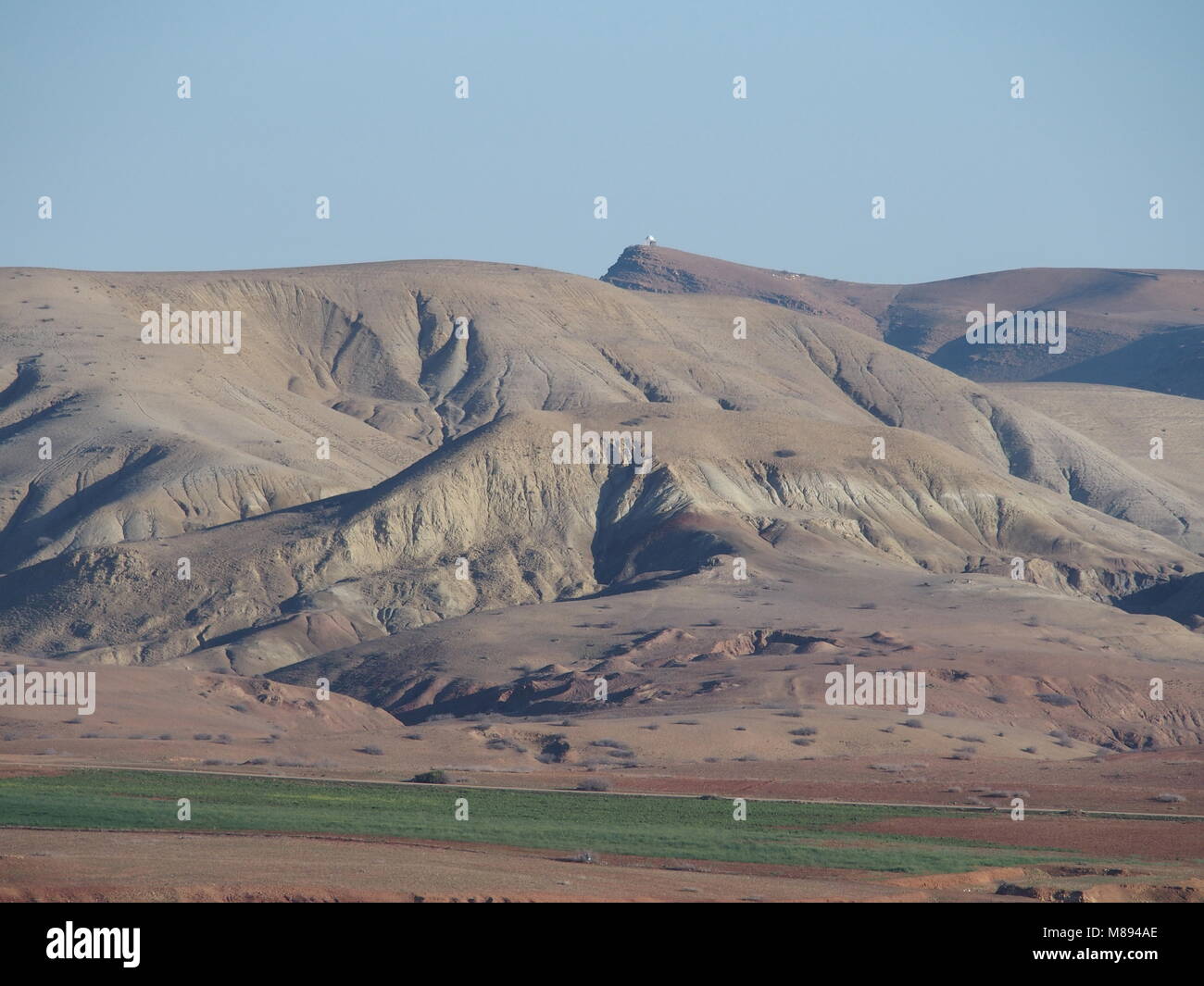 Landscapes of Middle ATLAS MOUNTAINS formation and red land exploration ...