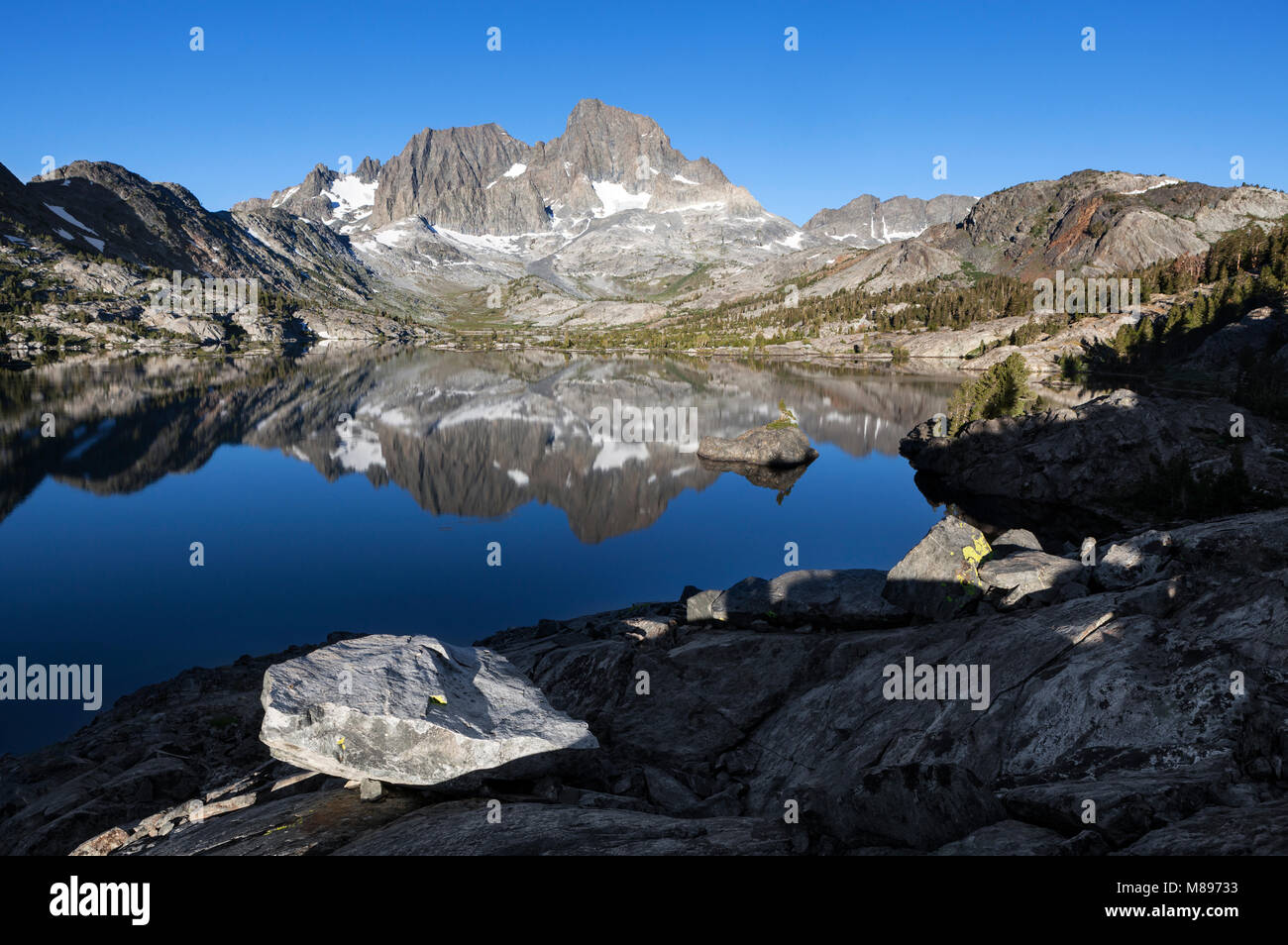 CA02912-00...CALIFORNIA - Banner Peak and Mount Ritter reflected in ...