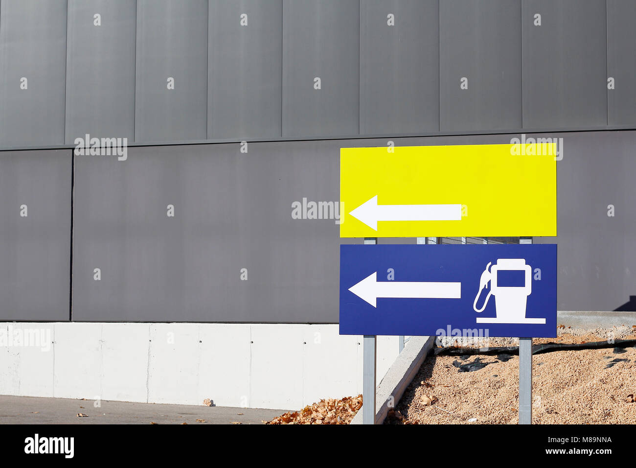 Petrol station sign hi-res stock photography and images - Alamy