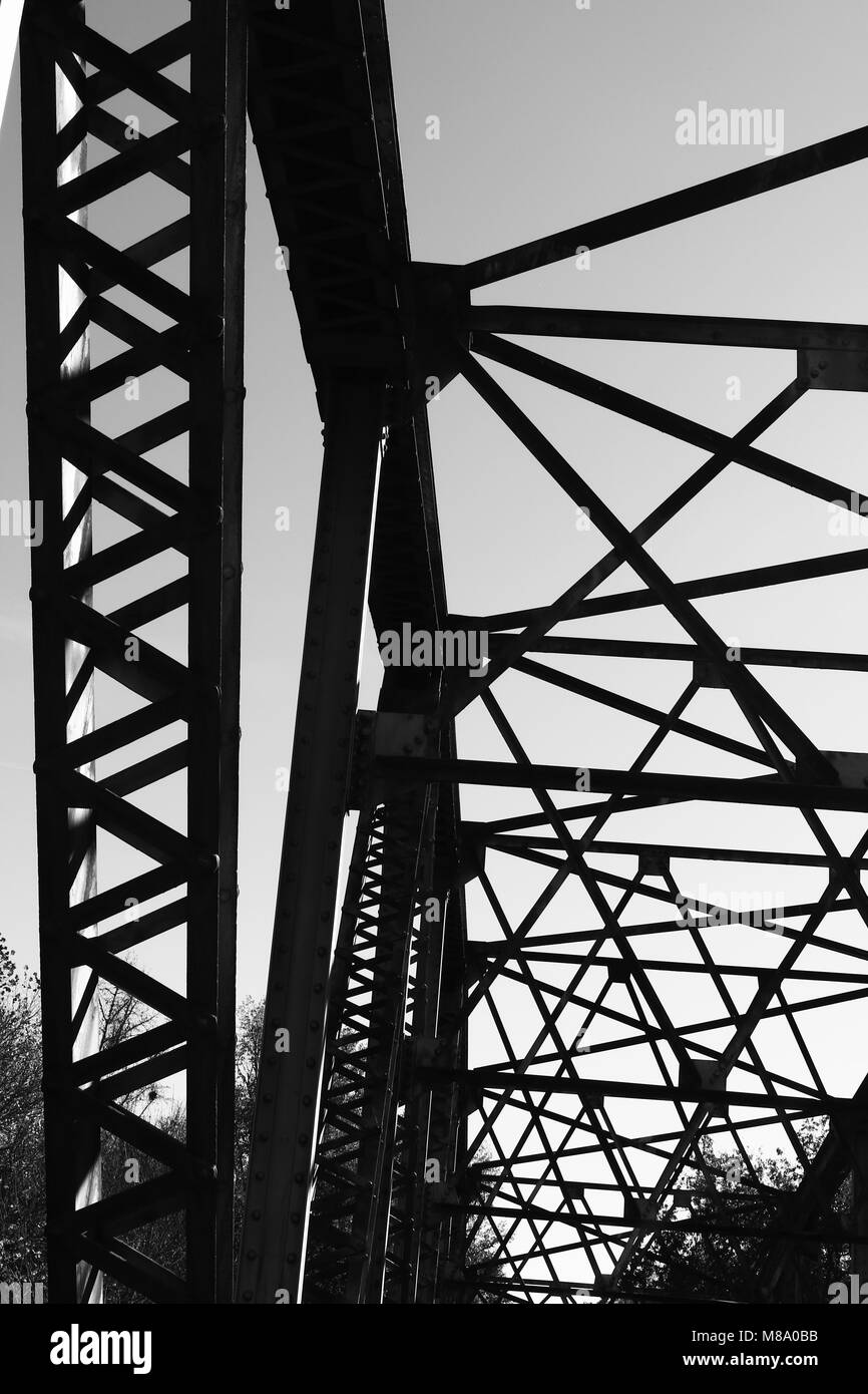 Steel truss bridges hi-res stock photography and images - Alamy