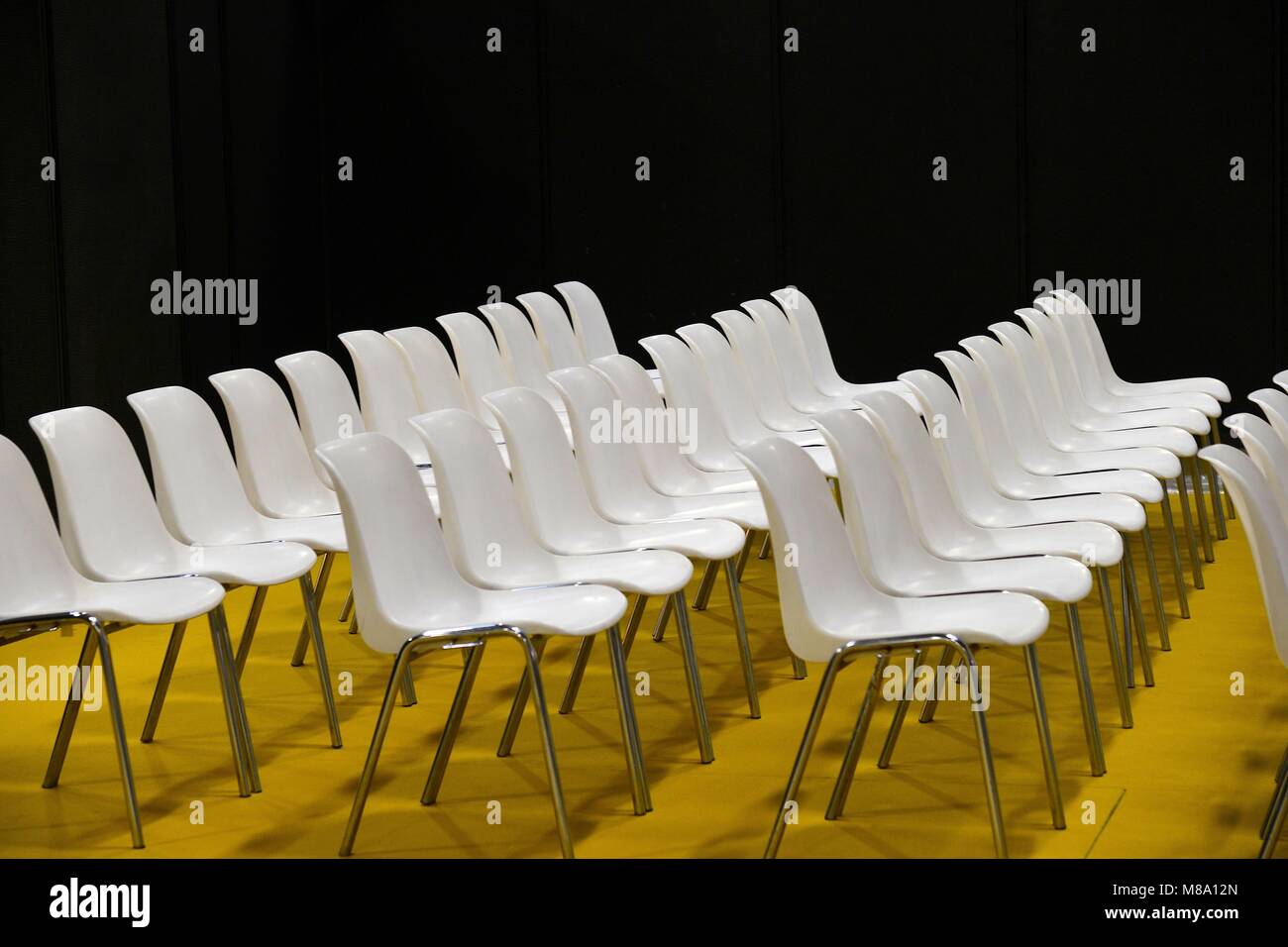 Empty seats meeting hi-res stock photography and images - Alamy
