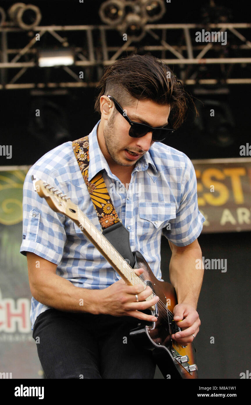 Michael zakarin bravery performs on hi-res stock photography and images ...