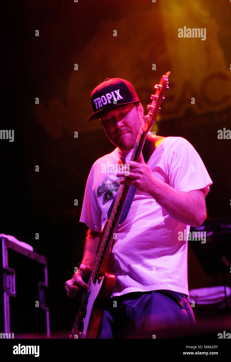 Slightly stoopid hi-res stock photography and images - Alamy