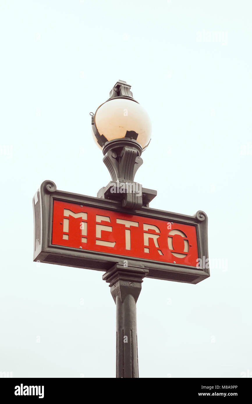 Paris sign signpost travel tourism direction hi-res stock photography ...