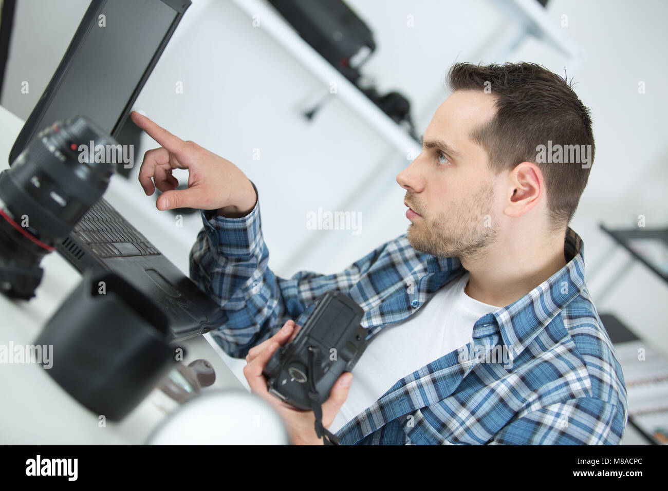 Old film editing display hi-res stock photography and images - Alamy