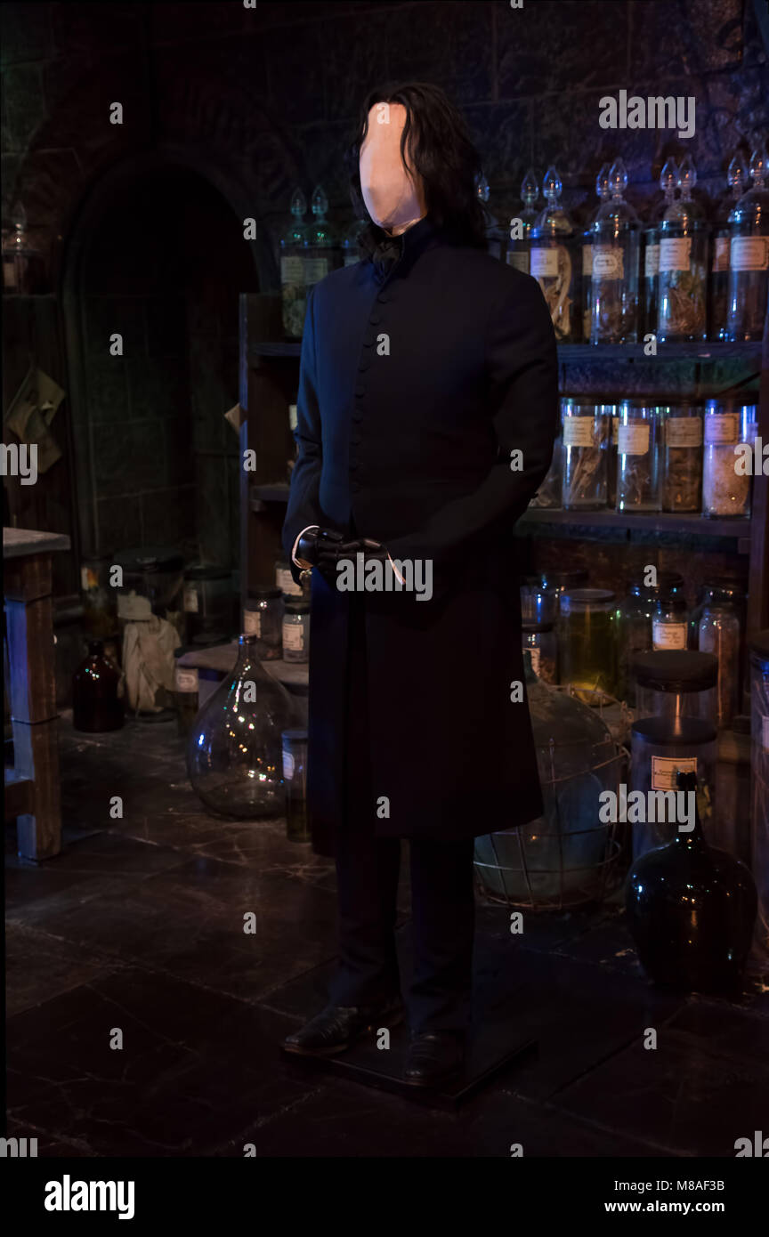 Severus snape harry potter hi-res stock photography and images - Alamy