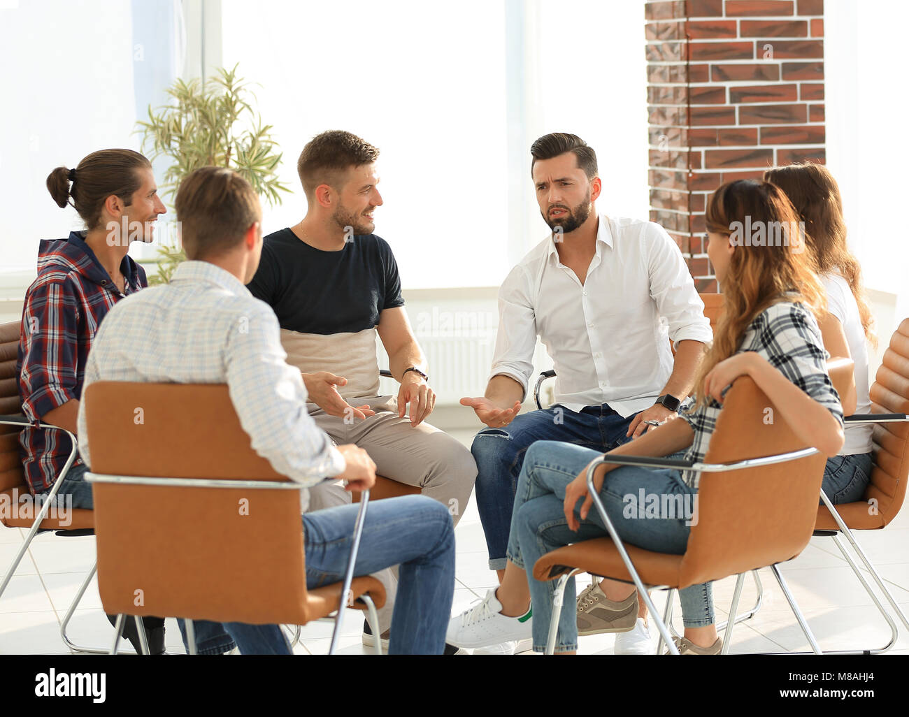 team members argue at the workshop Stock Photo - Alamy