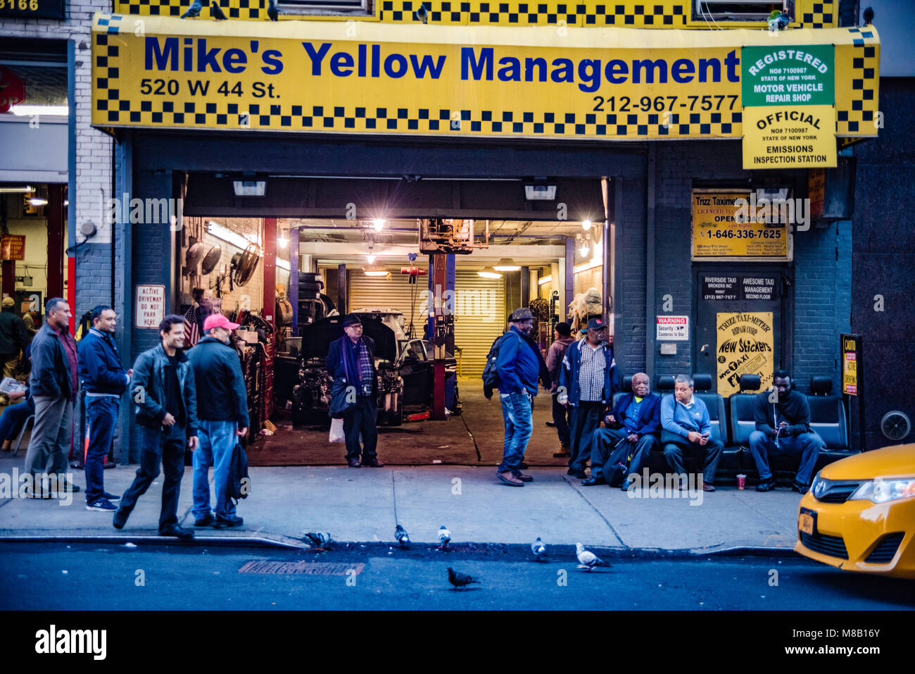 Nyc taxi garage hi-res stock photography and images - Alamy