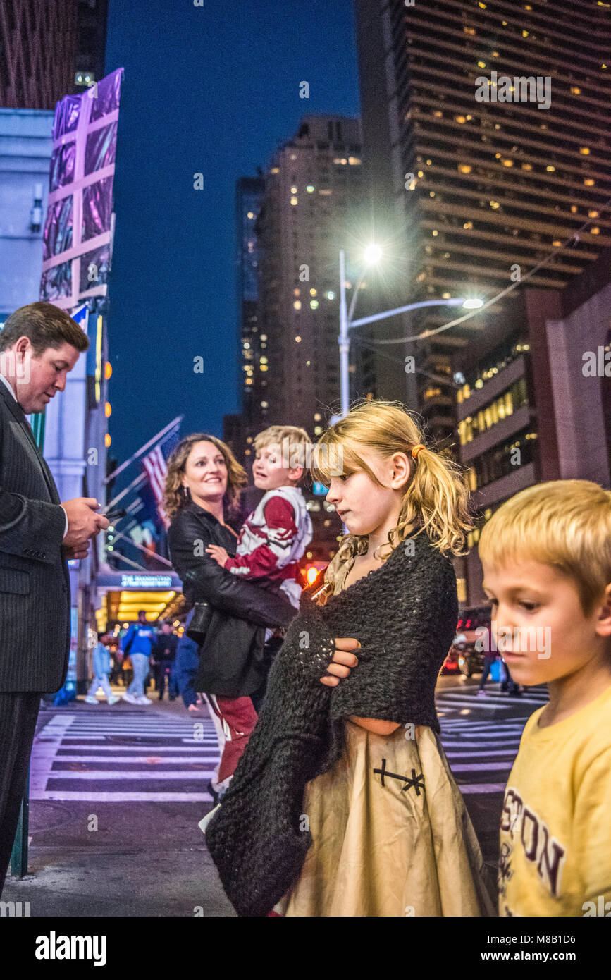 NYC, Manhattan street scenes. Tourists Stock Photo - Alamy