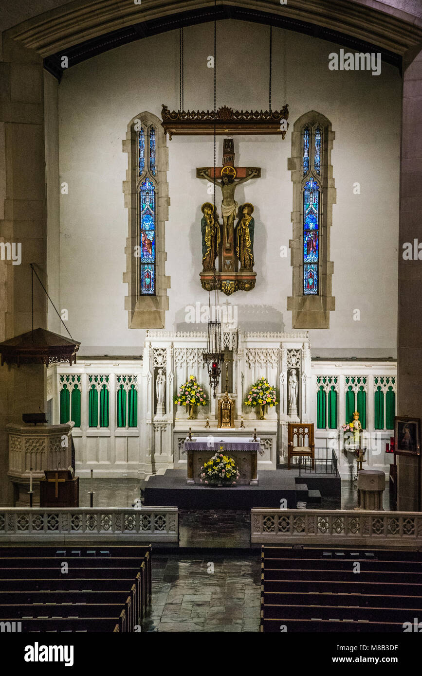 Architectural interior of Catholic Church Stock Photo - Alamy