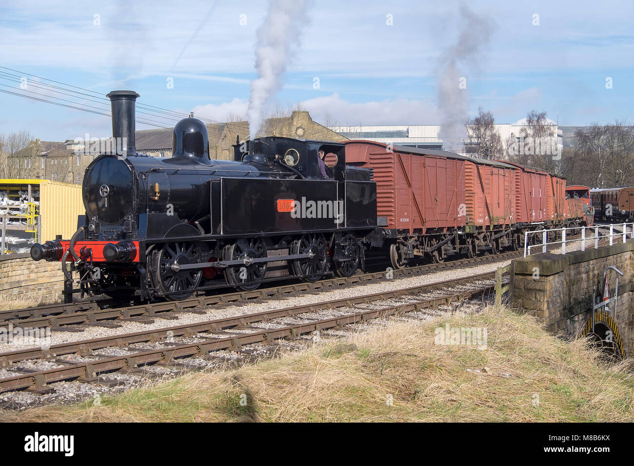 Small engine pulls train hi-res stock photography and images - Alamy