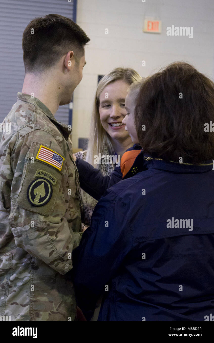 A Maryland National Guard soldier, 629th Expeditionary Military ...