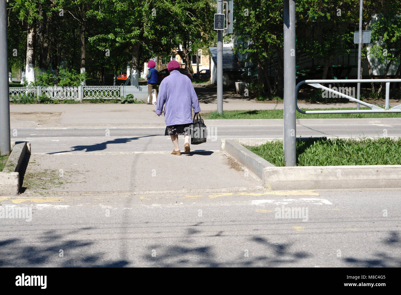 grandma crossing the road Stock Photo - Alamy