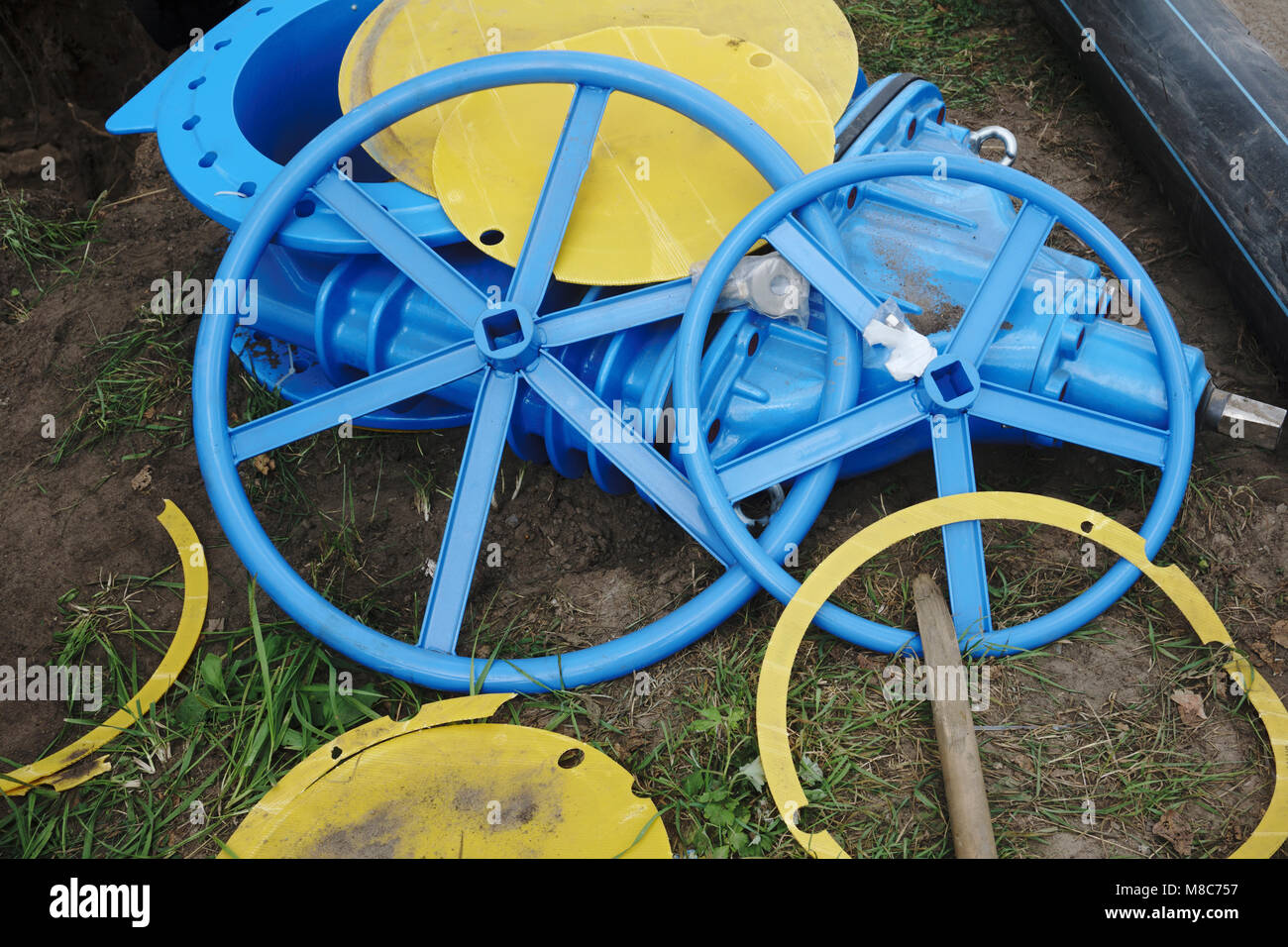 control valve disassembled valve Stock Photo - Alamy