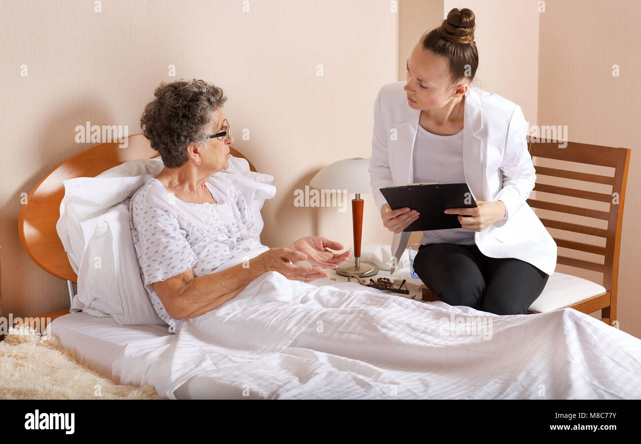 Senior social work assistant hi-res stock photography and images - Alamy