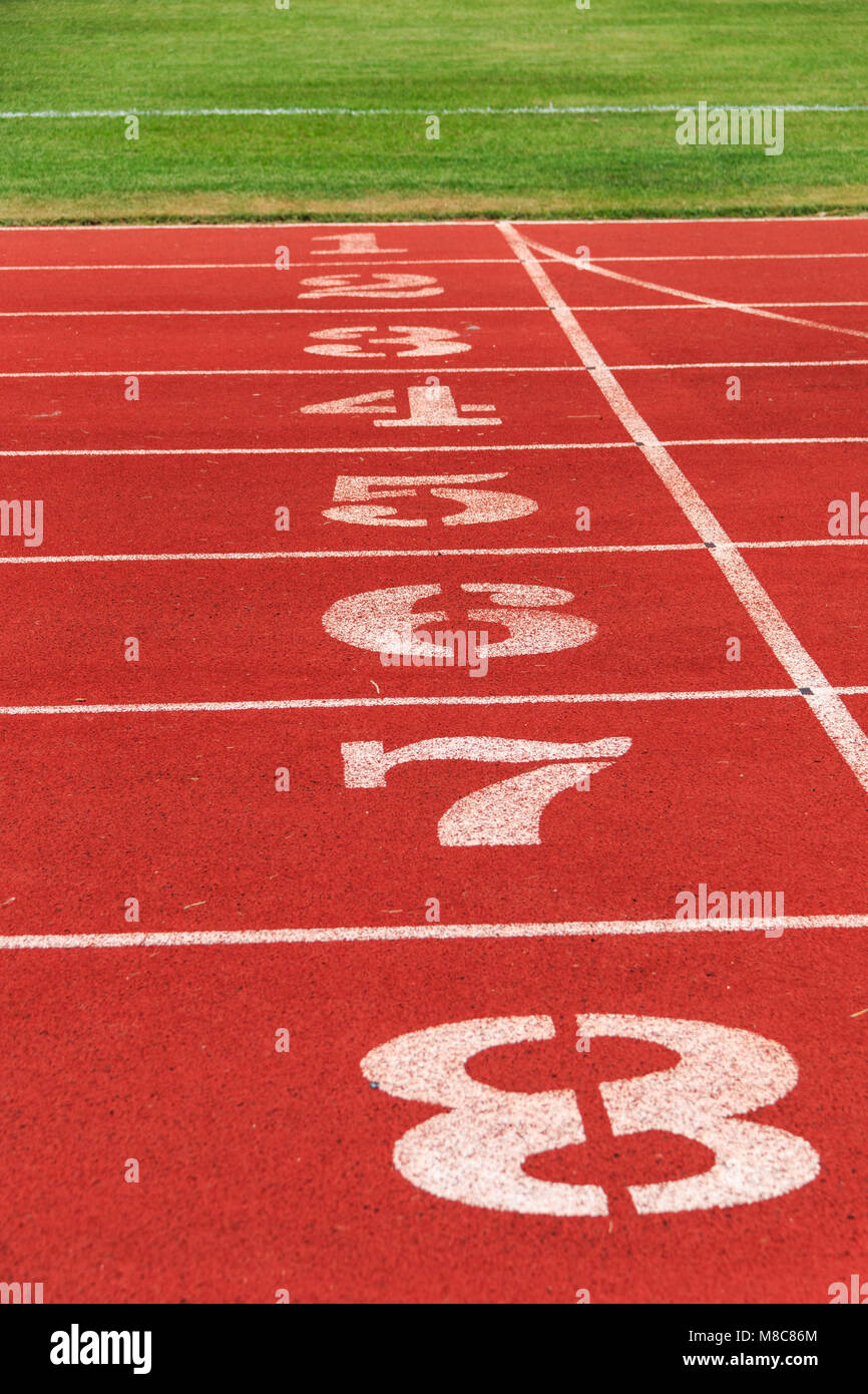 Athlete track start top hi-res stock photography and images - Alamy