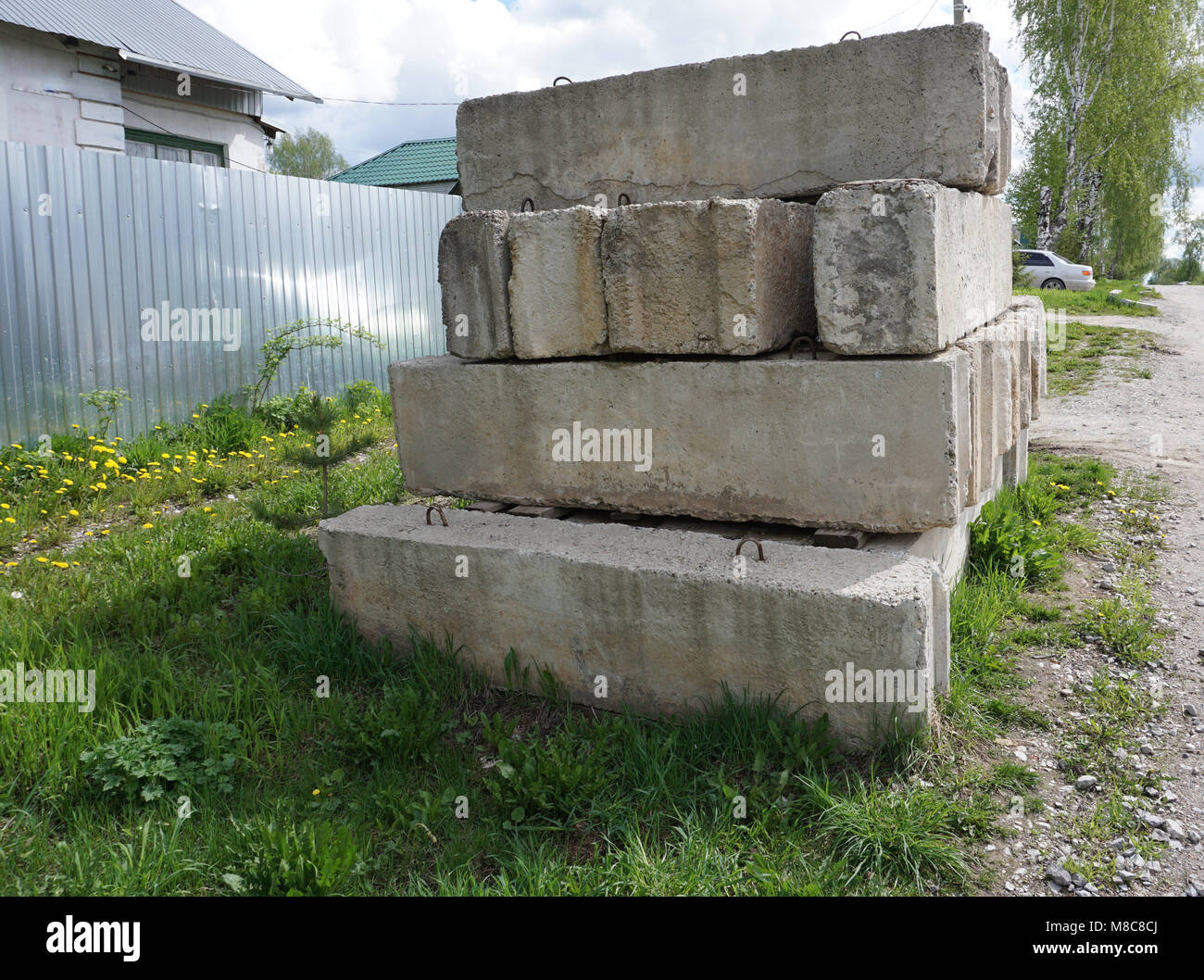 Concrete blocks loading hi-res stock photography and images - Alamy