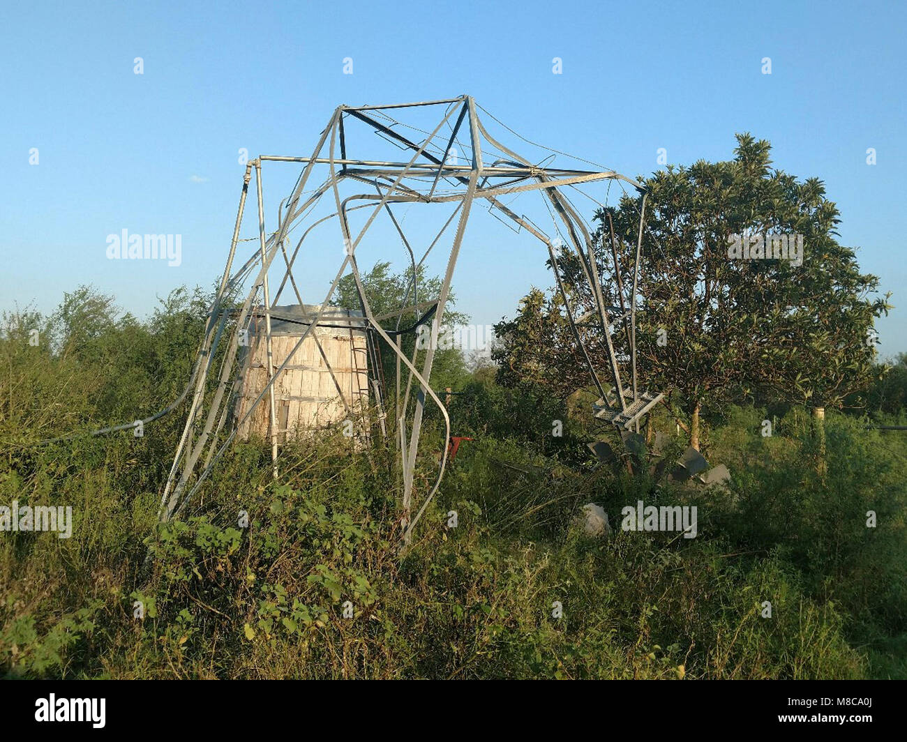 A damaged windmill Stock Photo - Alamy