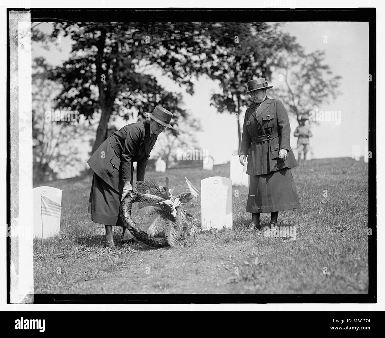 American red cross organization hi-res stock photography and images - Alamy