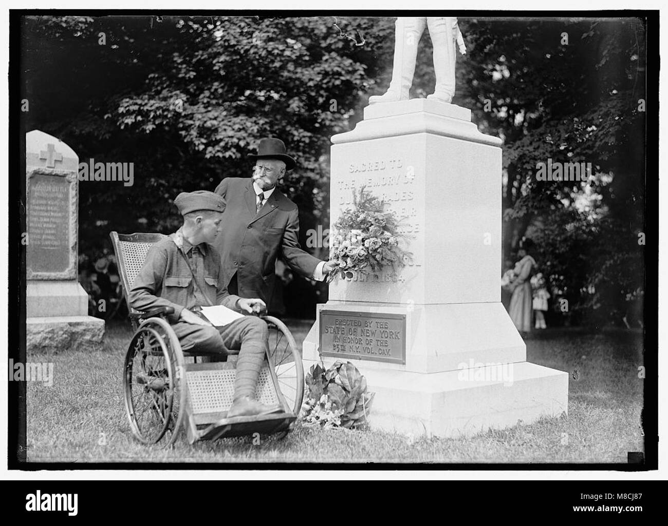 Military service members national Black and White Stock Photos & Images ...