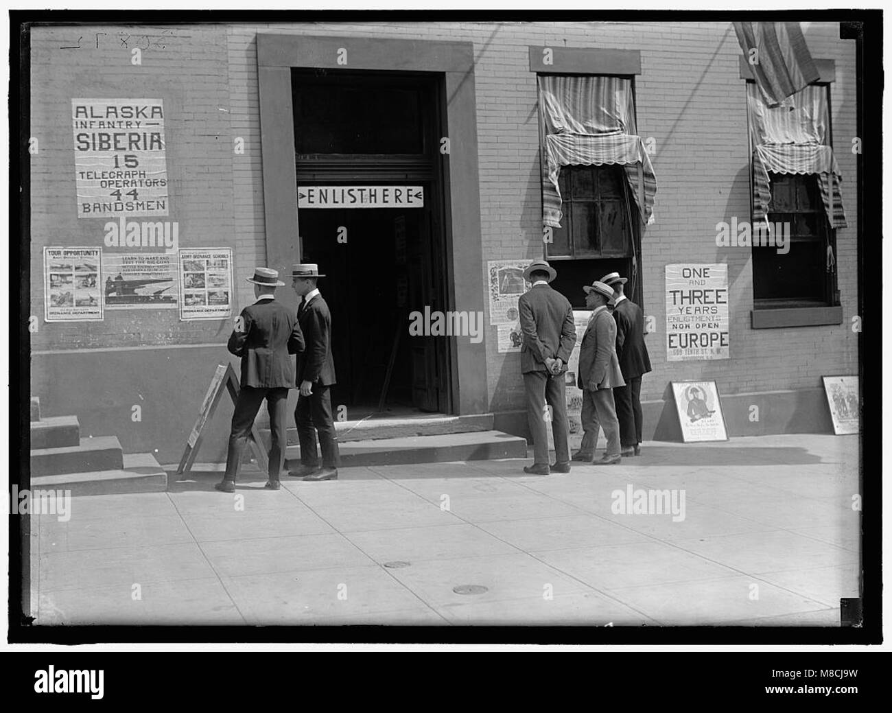 ARMY, U.S. ARMY RECRUITING STATION LCCN2016870428 Stock Photo - Alamy
