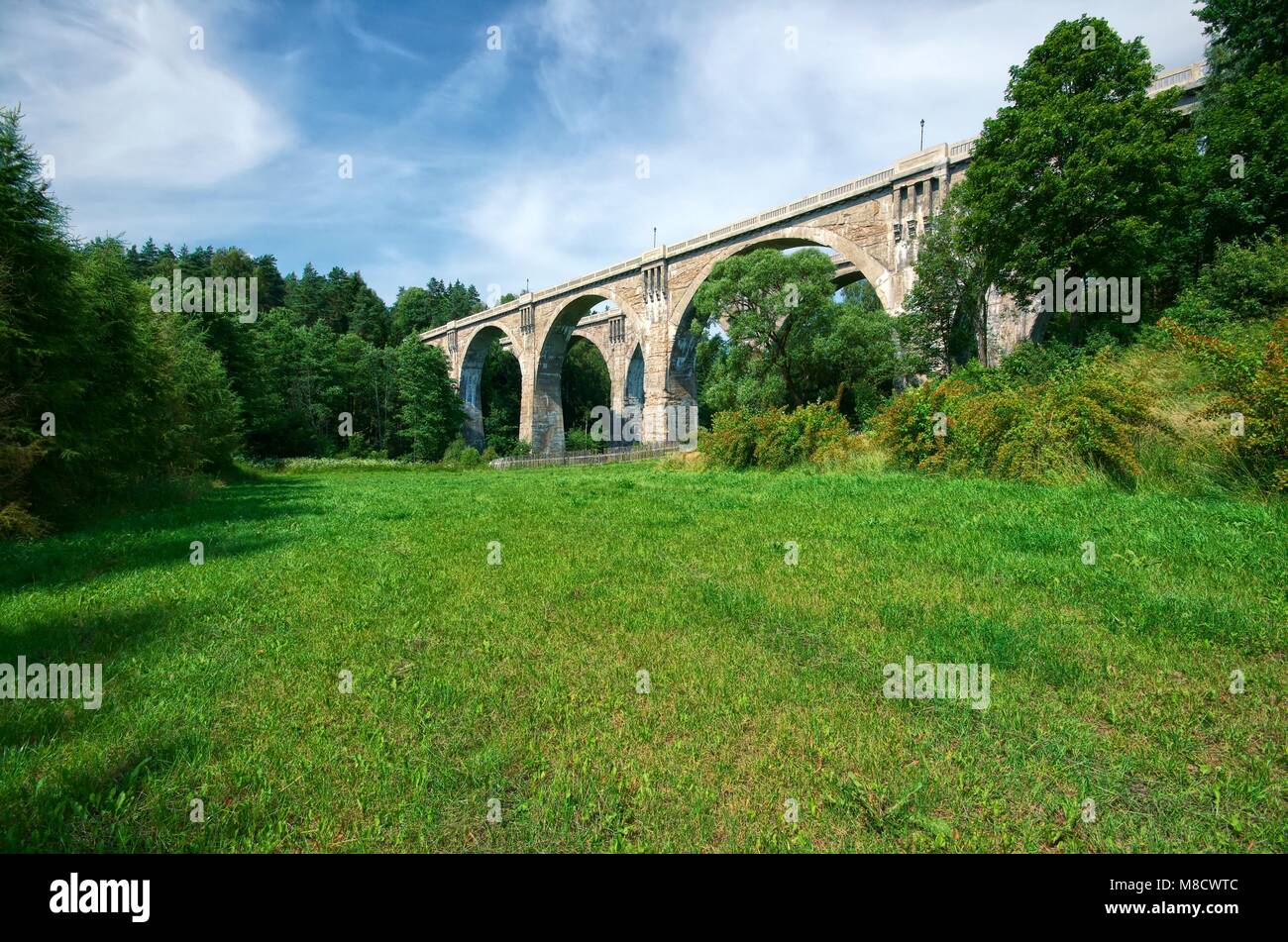 Concrete railway bridge hi-res stock photography and images - Alamy