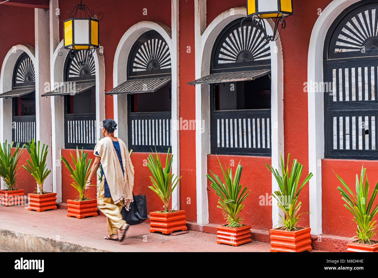 Oyster shell window goa hi-res stock photography and images - Alamy