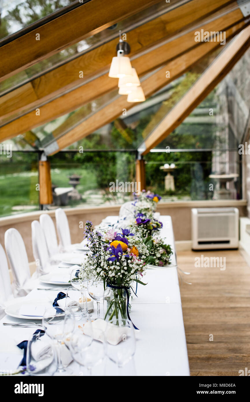 Gala dinner tables hi-res stock photography and images - Alamy