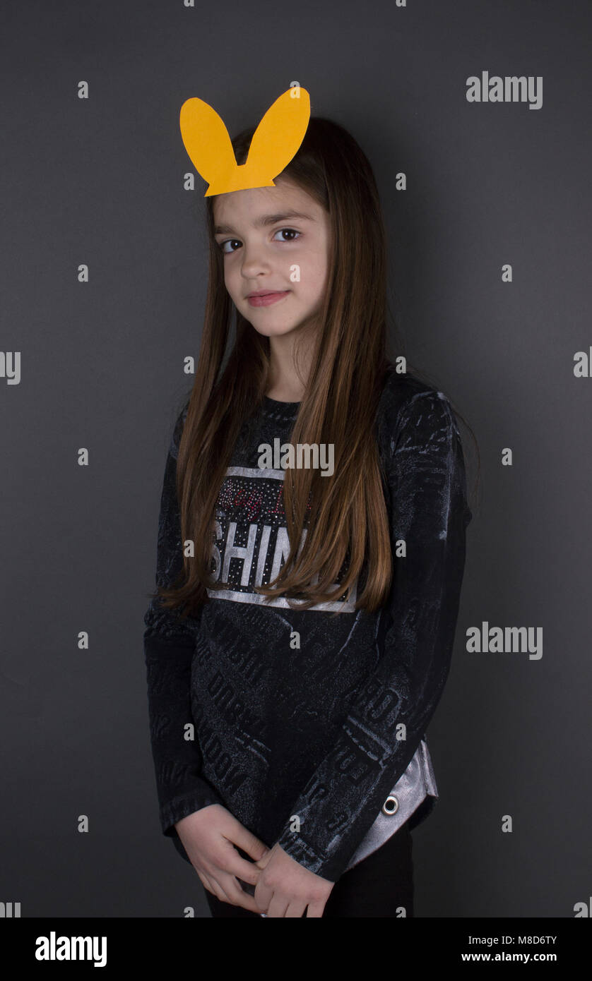 Rabbit ears gesture hi-res stock photography and images - Alamy