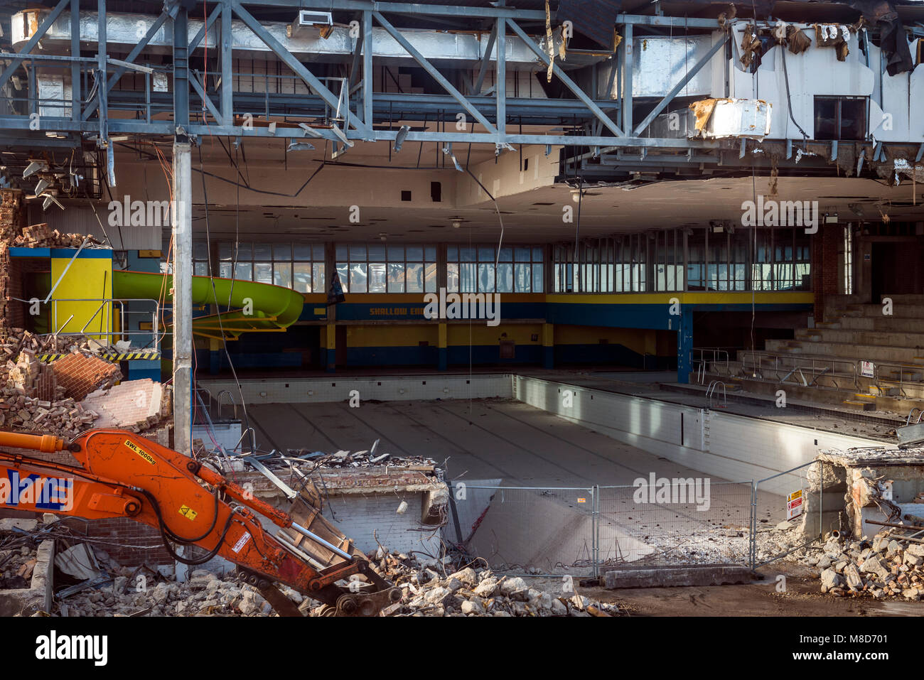 Old Swimming Pool Wedding