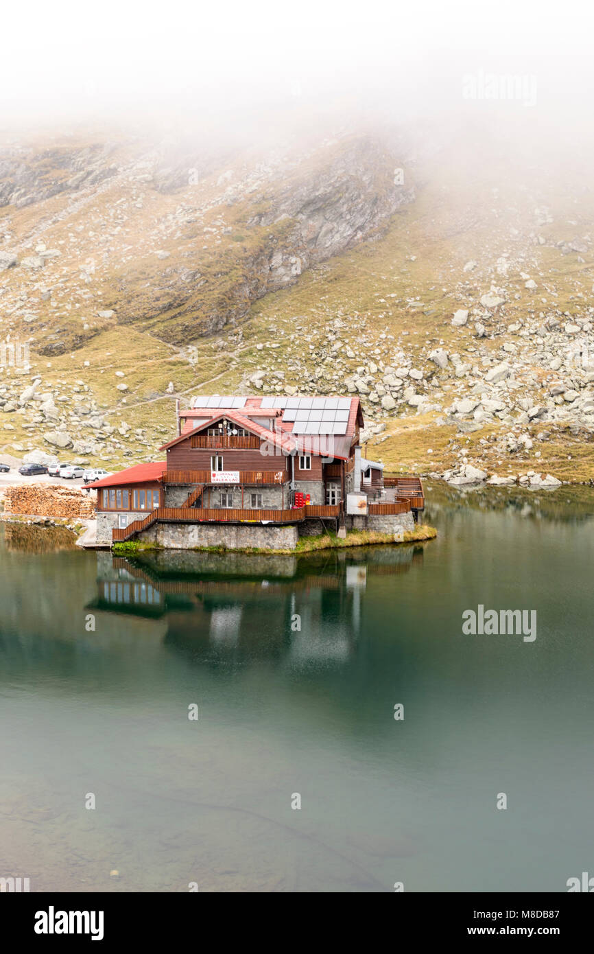 Balea lake, Fagaras Mountain, Carpathians mountains, Cartisoara village ...