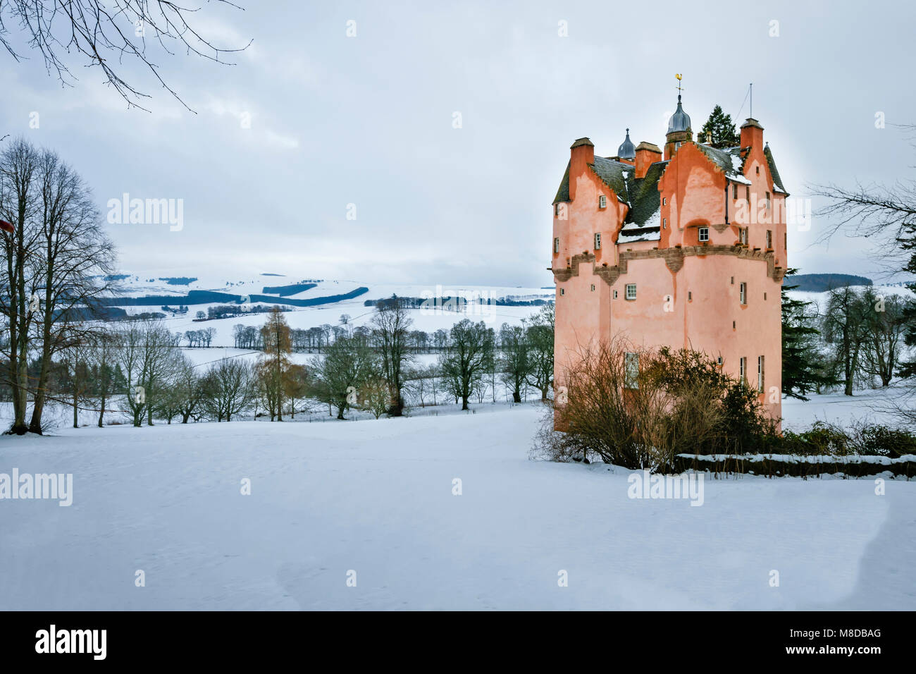 CRAIGIEVAR CASTLE ABERDEENSHIRE SCOTLAND THE PINK CASTLE SURROUNDED BY ...