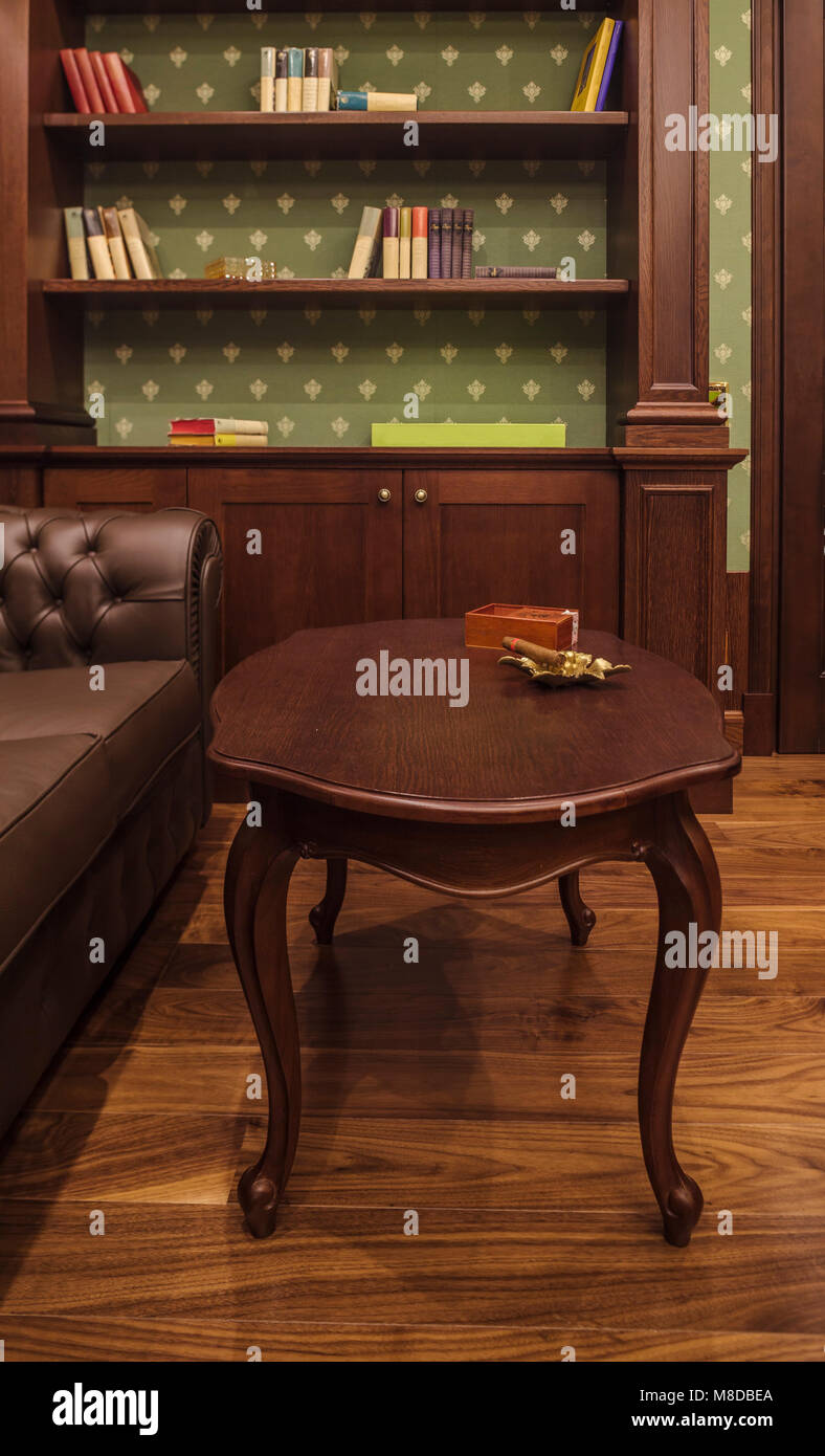 Cigar smoking room hi-res stock photography and images - Alamy