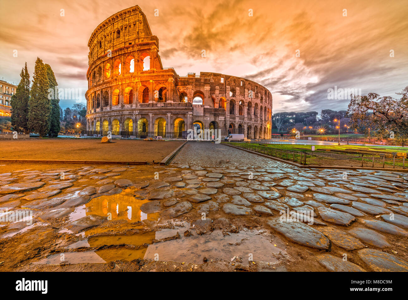 Rome, The Coliseum and Constantine arch at sunrise. Italy Stock Photo ...
