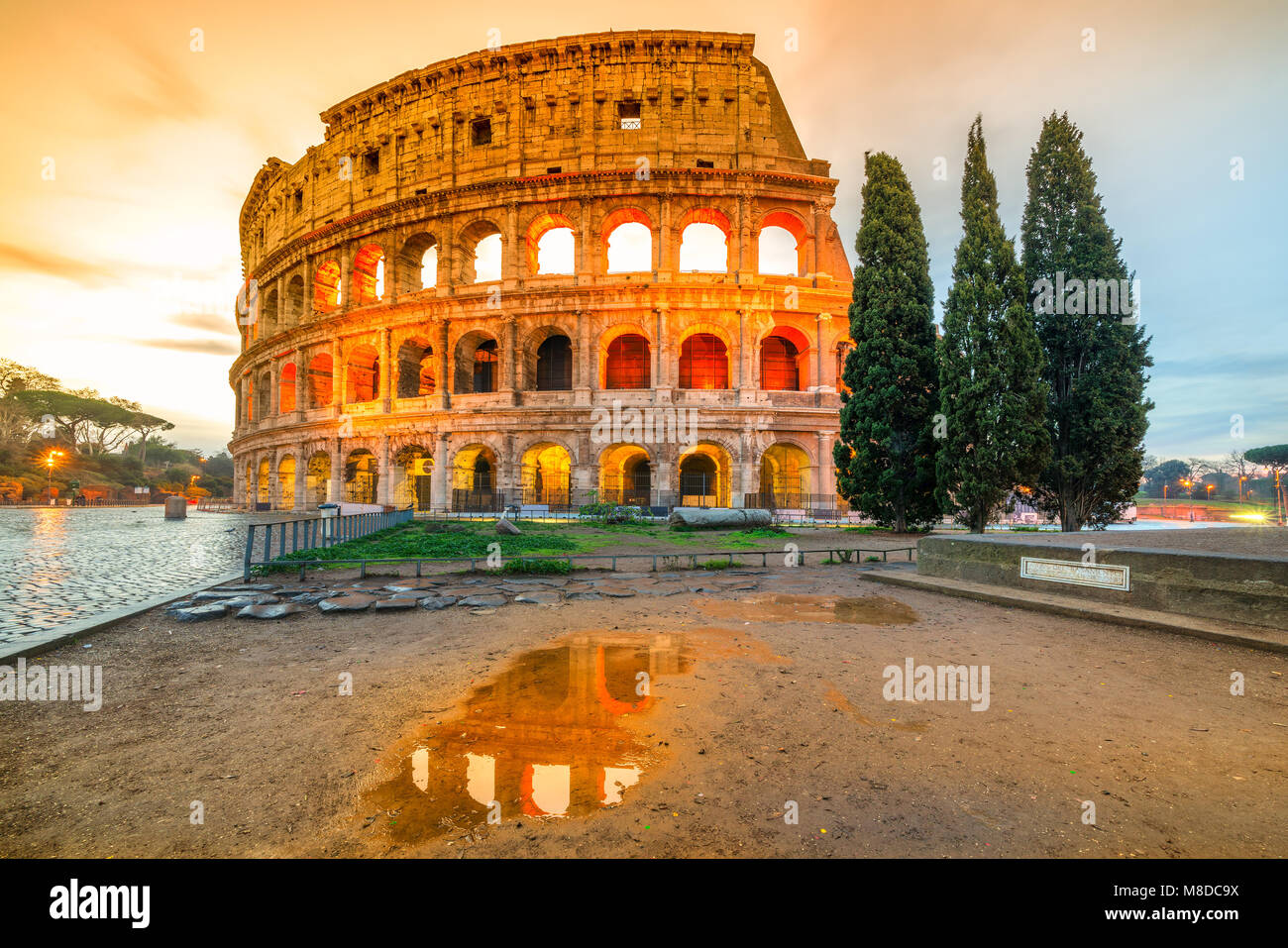Rome, The Coliseum and Constantine arch at sunrise. Italy Stock Photo ...