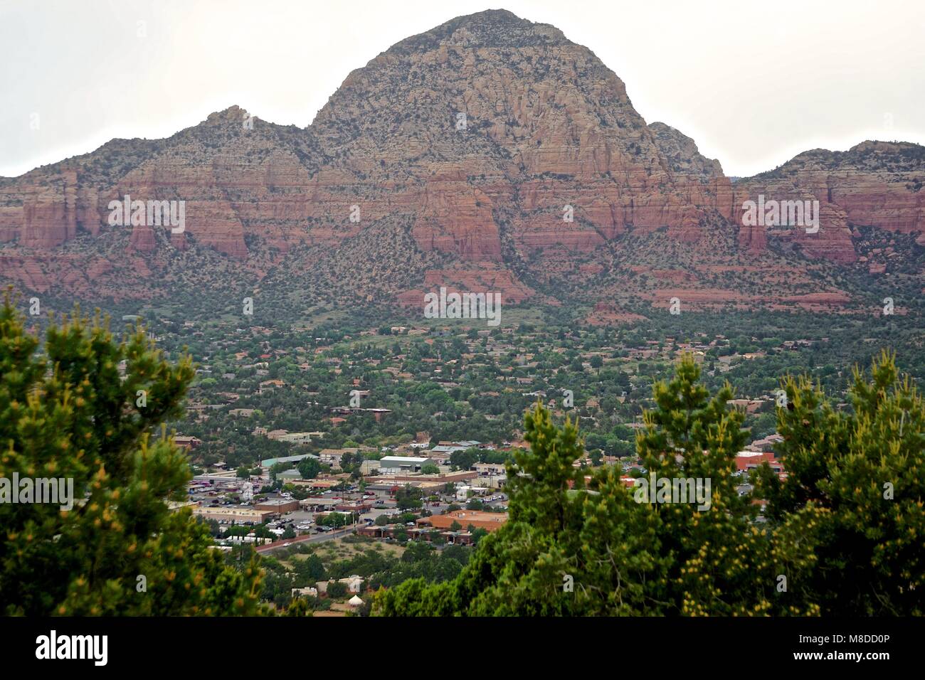 Sedona, Arizona, USA: View of the red rocks and the town of Sedona ...