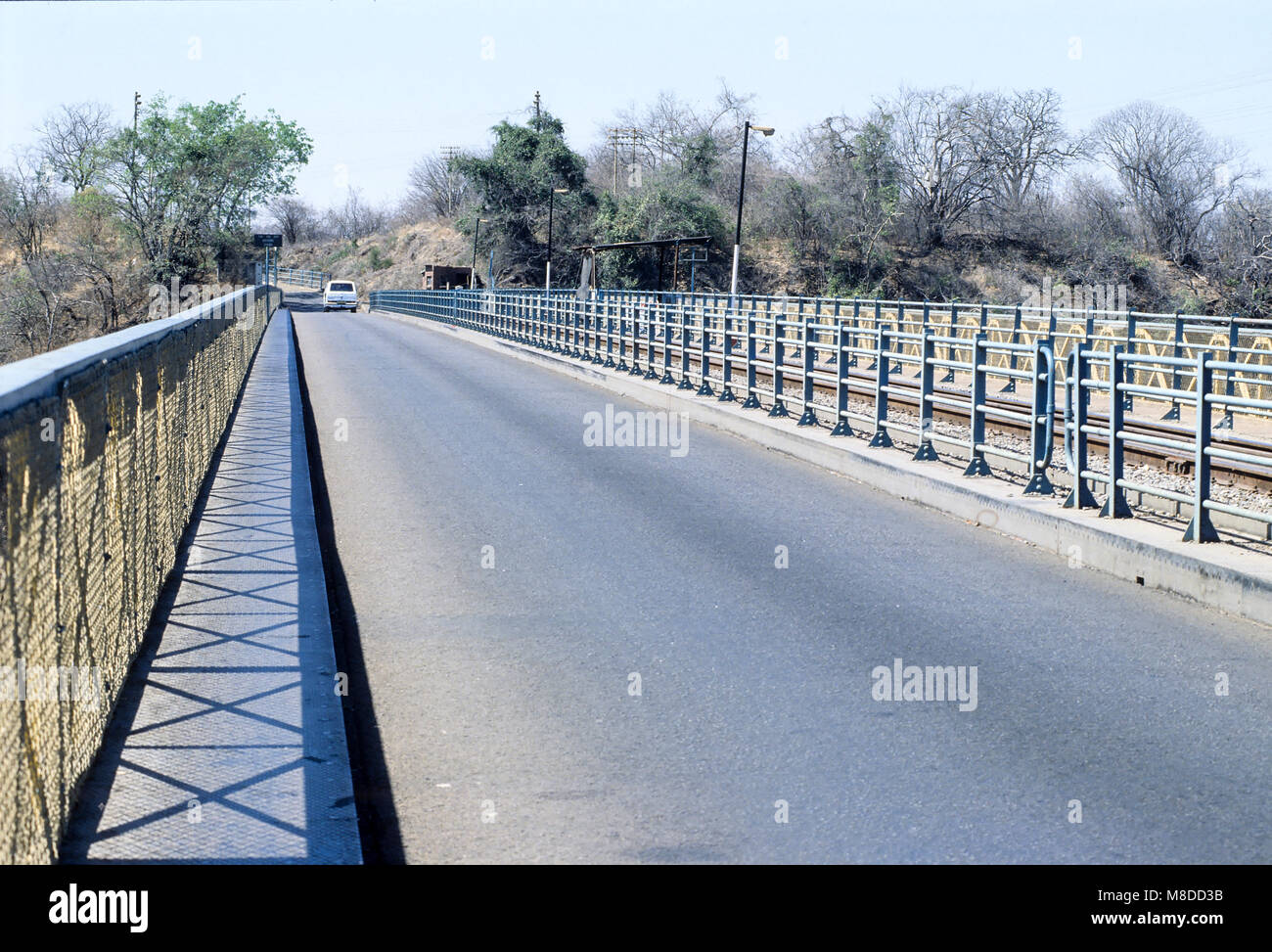 Victoria Falls bridge, Zimbabwe - The bridge connecting Zambia and ...