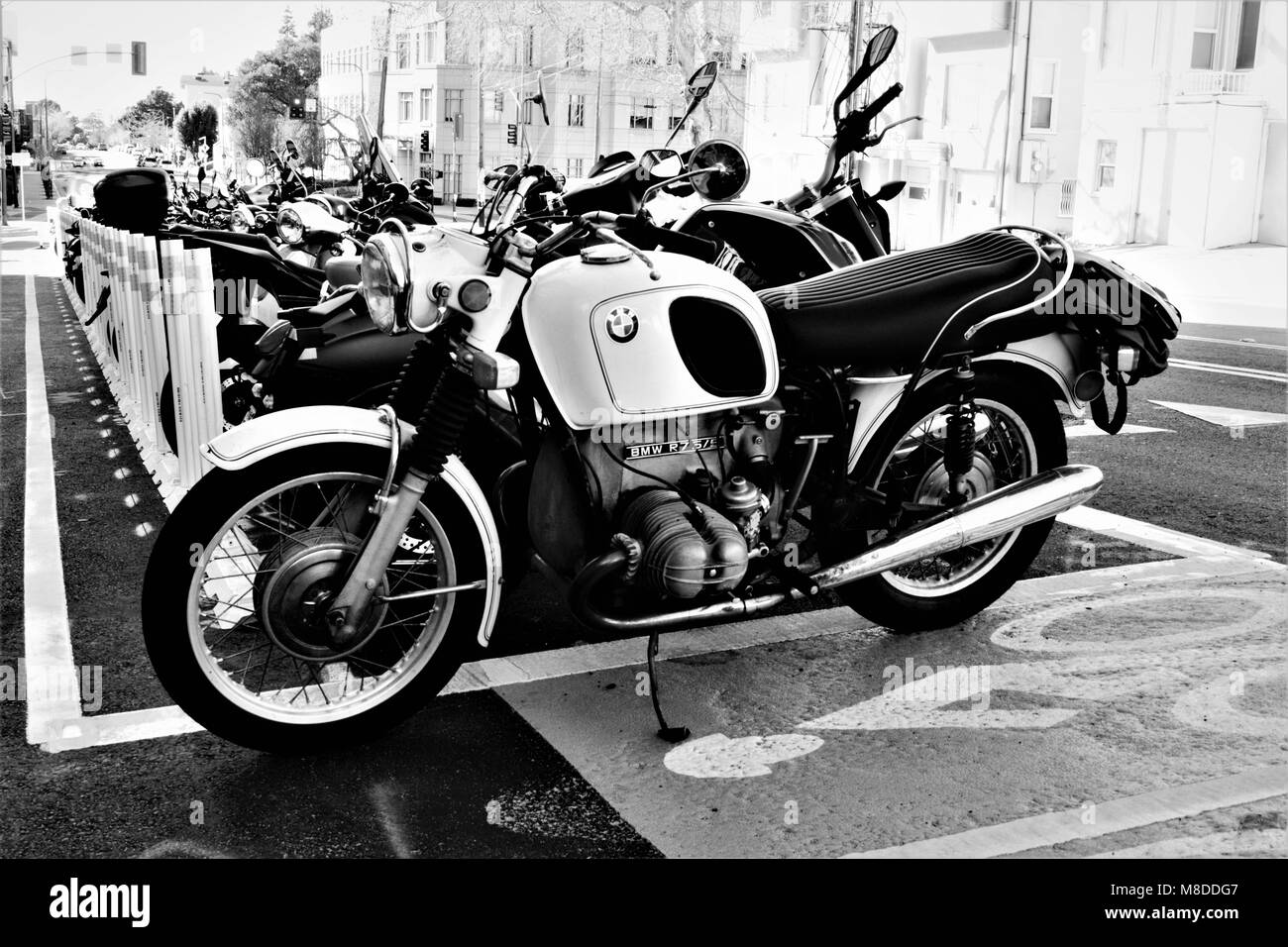 Row of parked Black and White Stock Photos & Images - Alamy