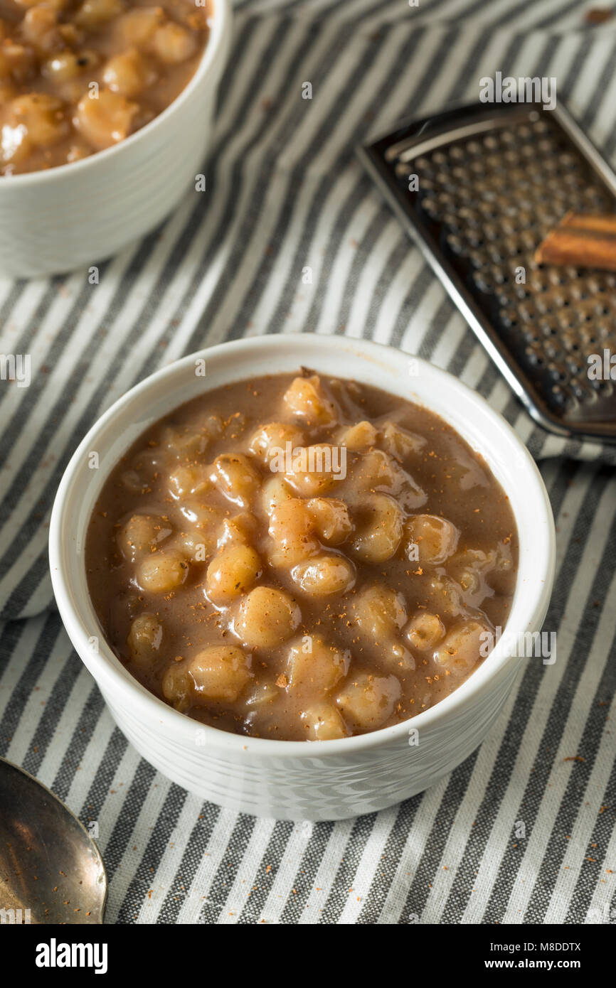 Hominy pudding hi-res stock photography and images - Alamy
